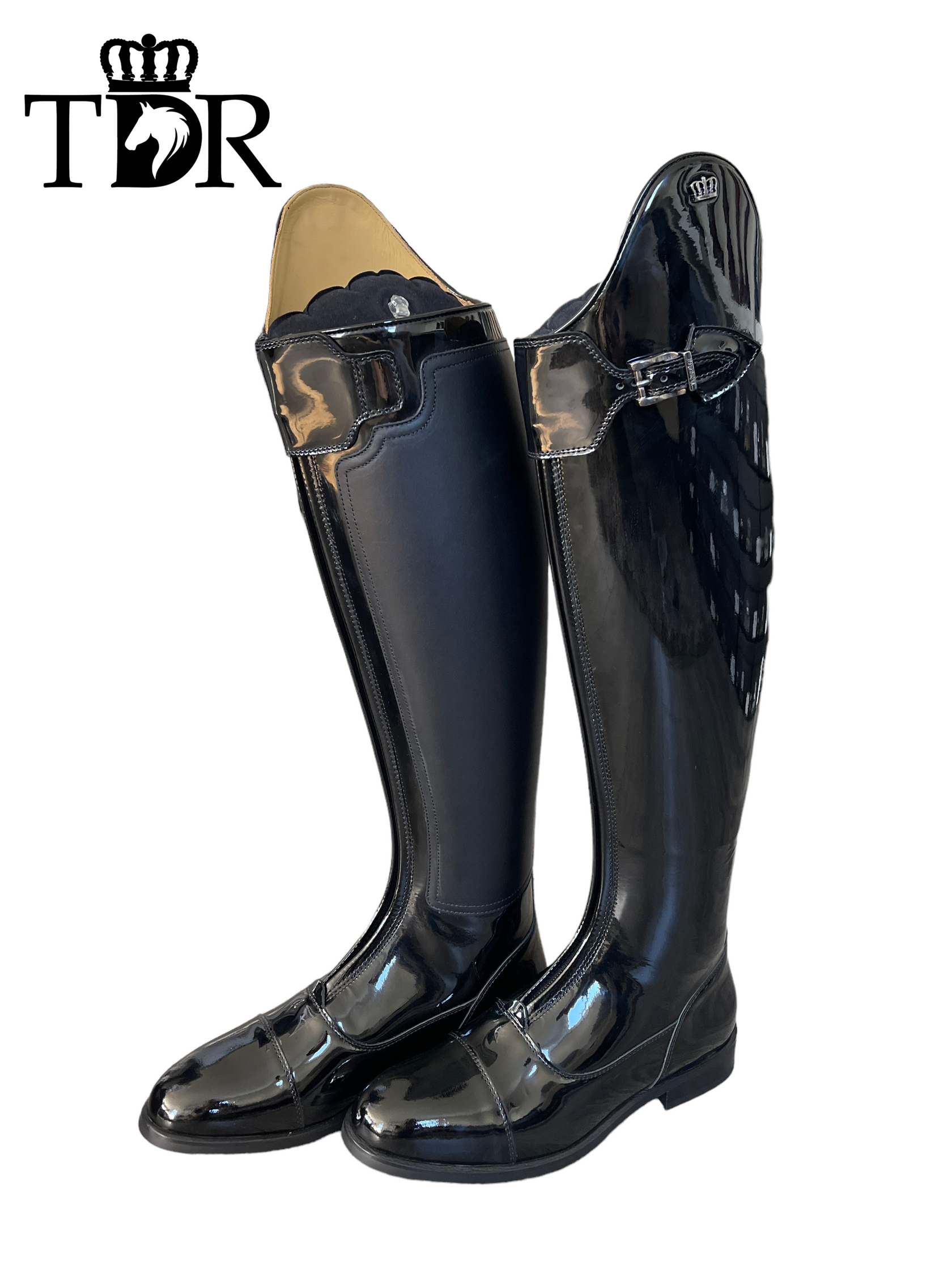 Kingsley London 01 (Roma Black) – The Distinguished Rider
